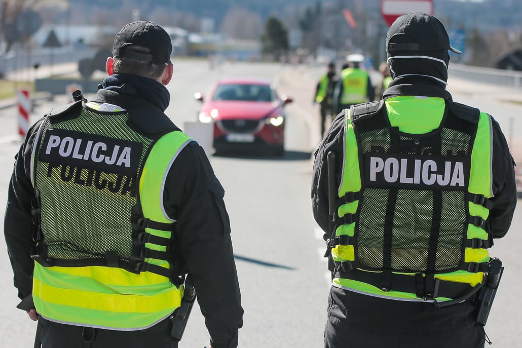 Kolejny brutalny atak na terenie warszawskiej uczelni. Mężczyzna trafił ...