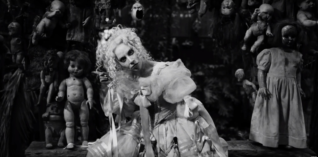 "The Dead Dance" - Lady Gaga i Tim Burton ożywiają mroczny taniec ...