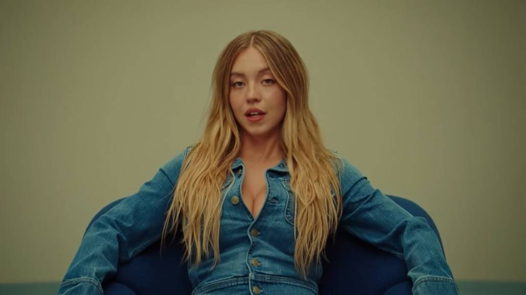 Sydney Sweeney w reklamie dżinsów - seksualizacja, kontrowersje i oskarżenia [WIDEO] - American ...