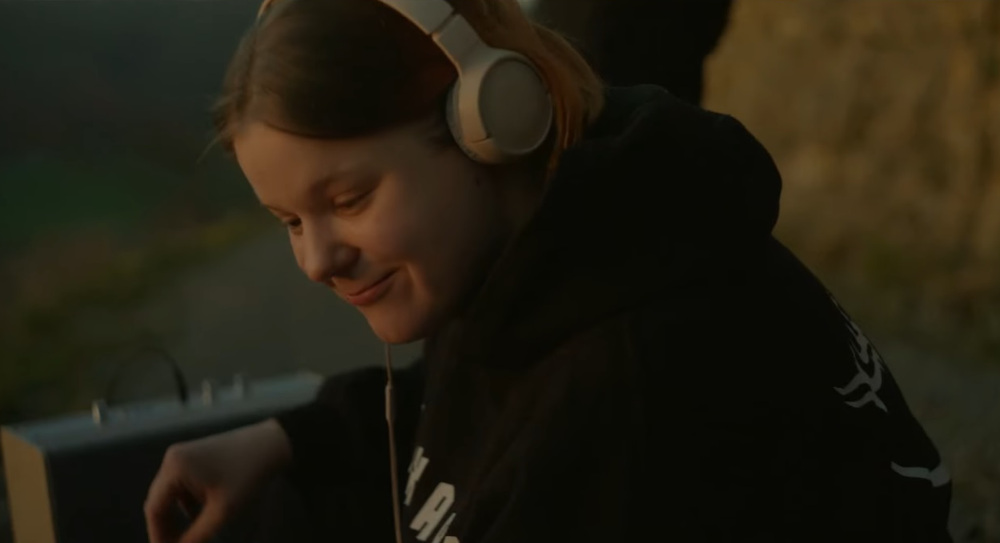 Dokument "Rave" rzuca zupełnie nowe światło na kulturę techno w Polsce ...