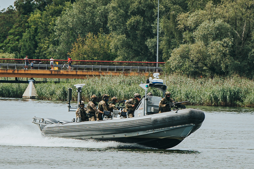 Prezentacja nowego zespołu bojowego Formozy z udziałem szefa MON ...