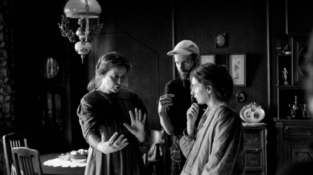 Dziewczyna z igłą (2025) - Film - Obsada, zwiastun, recenzje